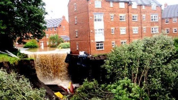 Newburn flood flats: Newcastle's Spencer Court residents returning ...
