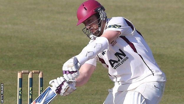 Middlesex v Northants: Steven Crook century boosts visitors - BBC Sport