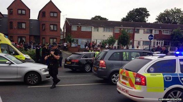 Birmingham shooting: Man killed in Sparkbrook, two injured - BBC News