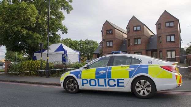 Sparkbrook disorder: Eight bailed in shooting probe - BBC News