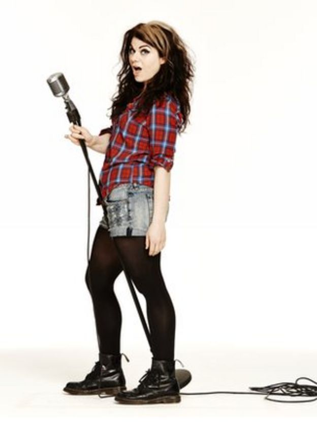 Caitlin Moran: 'There's no such thing as oversharing' - BBC News