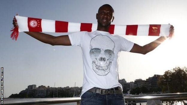 Eric Abidal leaves Monaco for Olympiakos - BBC Sport