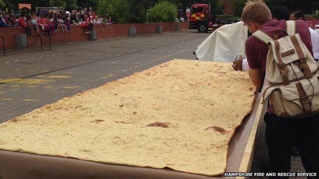 'World's biggest naan bread' made by Hampshire firefighters - BBC News
