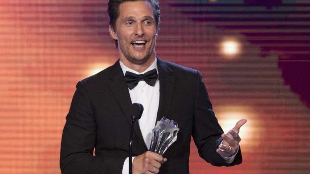 Martin Freeman leads British charge at Emmys - BBC News