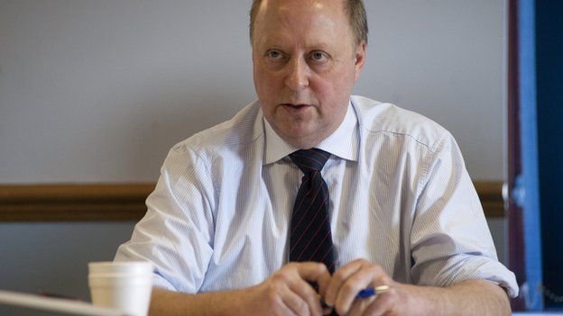 Farming leader Nigel Miller awarded honorary fellowship - BBC News