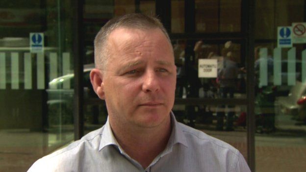 North Belfast: Reaction to unionists' parades inquiry call - BBC News