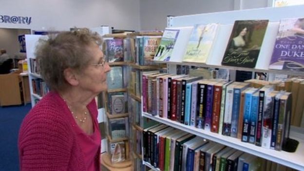 Leicestershire libraries plea for volunteers to sign up - BBC News