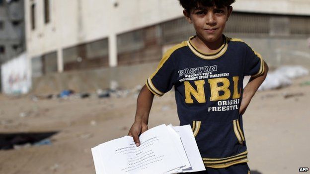 Israel warns Gazans to leave homes as air strikes continue - BBC News