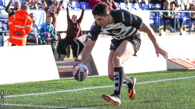 Widnes Vikings: Declan Hulme signs contract extension - BBC Sport