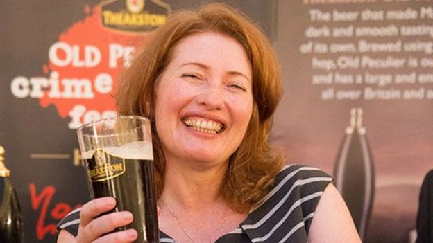 Author Sarah Hilary wins Harrogate crime novel award - BBC News