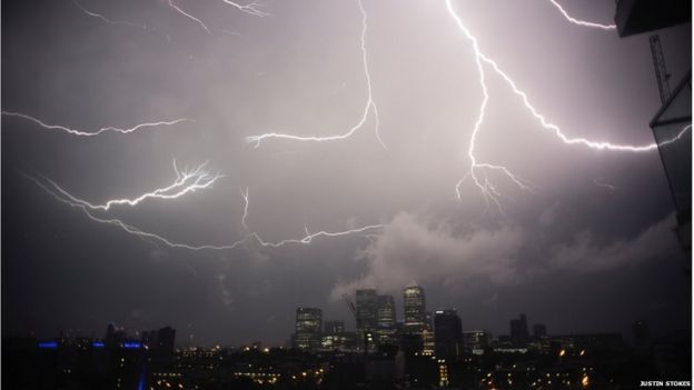 In pictures: Lightning storms hit UK - BBC News