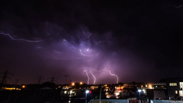 In pictures: Lightning storms hit UK - BBC News