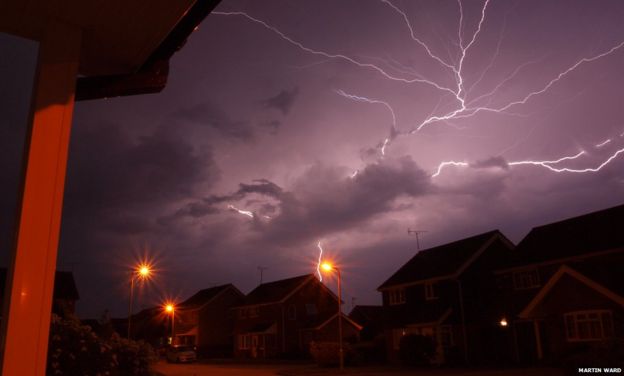 In pictures: Lightning storms across East Anglia - BBC News