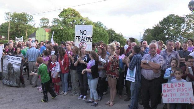 Hundreds attend County Fermanagh anti-fracking protest - BBC News