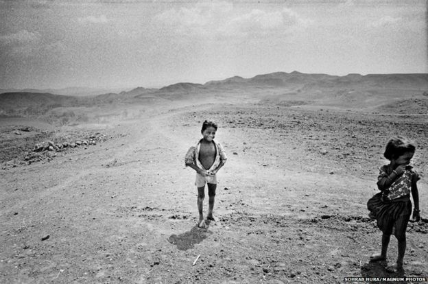 In pictures: Life in denuded India villages - BBC News