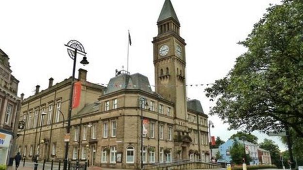 Chorley Council bids to become unitary authority - BBC News