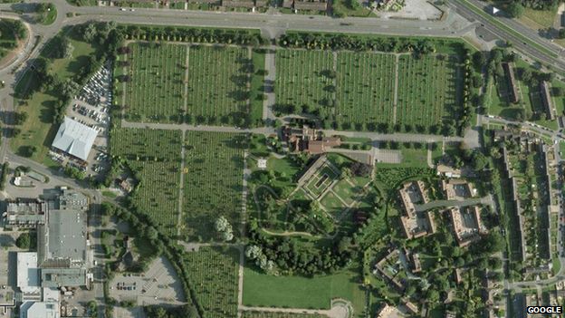 Coventry cemetery expansion threatens trees and hedgerow - BBC News