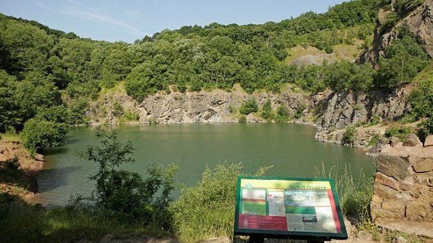 Gullet Quarry swimmers 'will be prosecuted' - BBC News