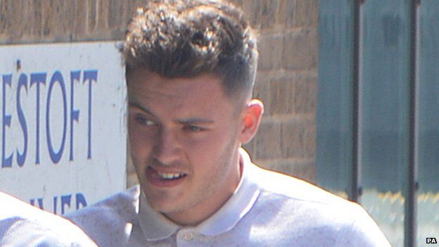 Man fined for drinking goldfish during neknomination - BBC News