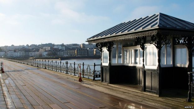 Ryde Pier celebrates 200 years - BBC News