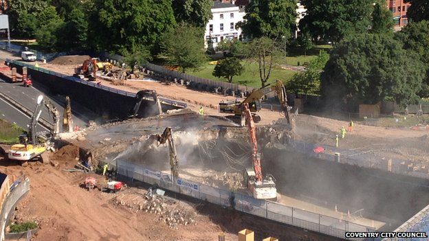 Coventry Friargate: Station's Copthall House demolished - BBC News