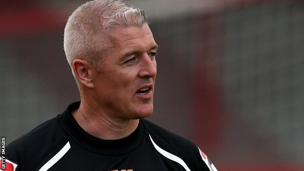 Graham Kavanagh waits on Carlisle United striker target - BBC Sport