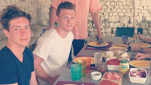 MH17 victim Richard Mayne 'was my best friend' - BBC News