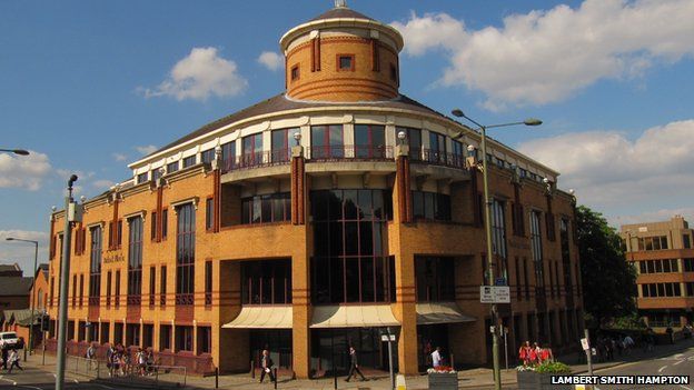 Highways Agency to relocate from Dorking to Guildford - BBC News