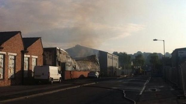 Body found in Nottingham factory after fire - BBC News