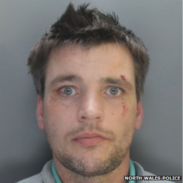 Kevin Chambers jailed after Llandudno door banging death - BBC News