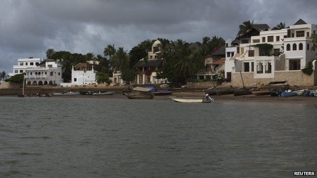 Kenya's leader Kenyatta orders Lamu land repossession - BBC News