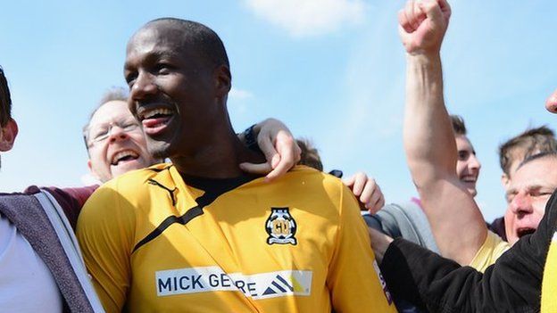 Issaga Diallo: Cambridge United sign midfielder on free transfer - BBC ...