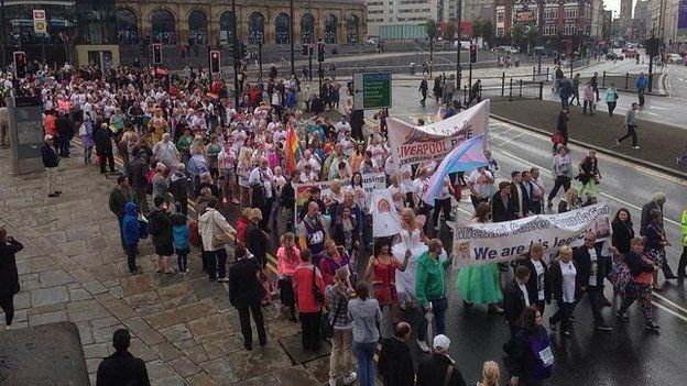 Liverpool Pride: Hundreds take part in city march - BBC News