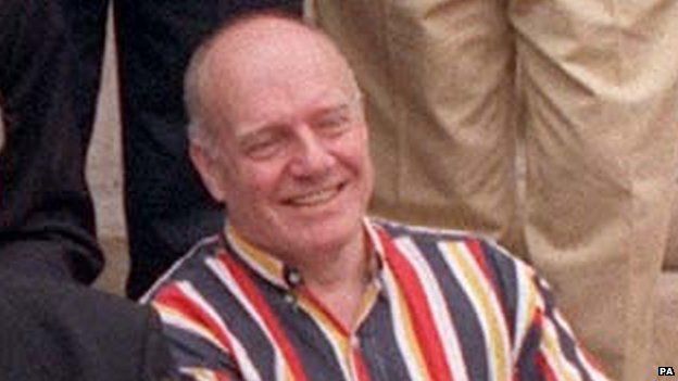 Former BBC Radio 1 DJ Chris Denning admits abusing boys - BBC News