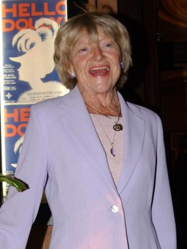 Brighton funeral held for actress Dora Bryan - BBC News