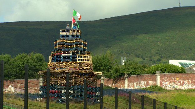 Council defends role in removal of bonfire material - BBC News