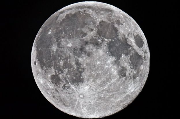 In pictures: Supermoon shines over Northern Ireland - BBC News