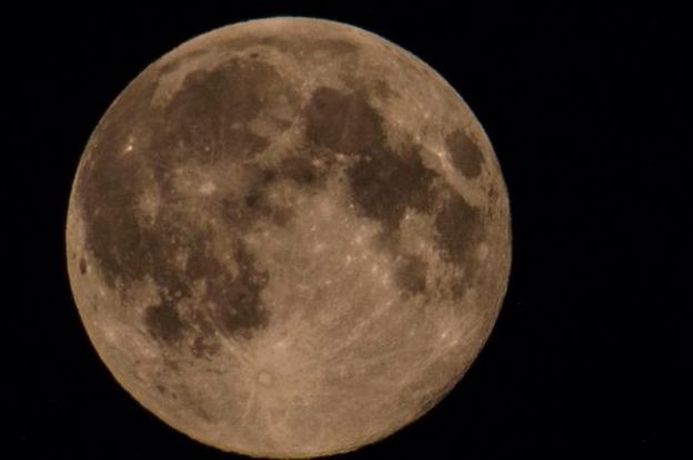 In pictures: Supermoon shines over Northern Ireland - BBC News