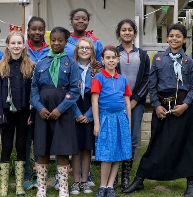 Girl guides have 'fresh' new uniform - BBC Newsround
