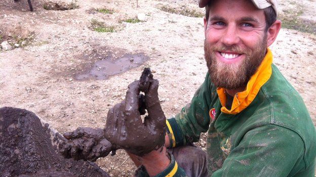 Silchester archaeological dig ends after 18 years - BBC News