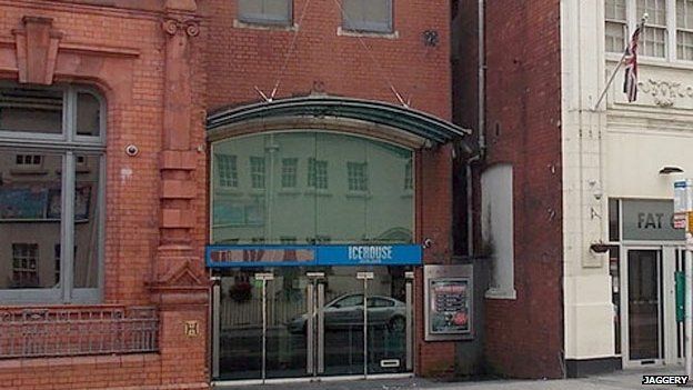 Cardiff nightclub Oceana set for £800,000 Przym rebrand - BBC News