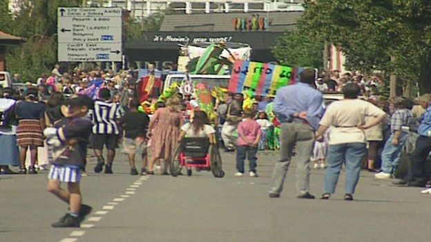 Butetown Carnival returns after 16 years - BBC News