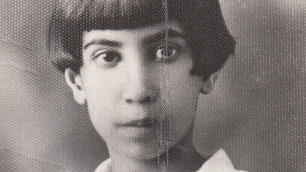 Simin Behbahani: Formidable Iranian poet and fearless activist - BBC News