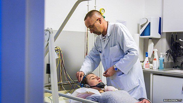 Wearable technology: Clothing designed to save your life - BBC News