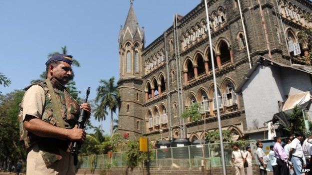 India court puts on hold sisters' execution - BBC News