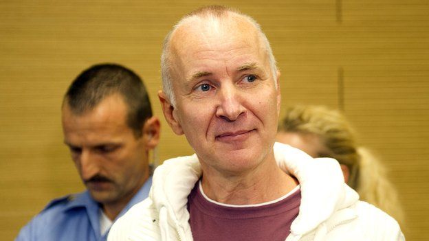 Germany 'cannibal' trial: Former policeman is sentenced - BBC News