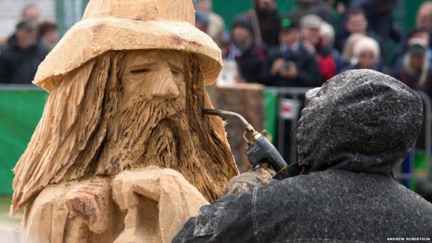 Wood work: Images from Carrbridge's chainsaw contest - BBC News