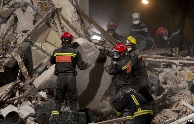 Paris flats explosion leaves seven dead - BBC News