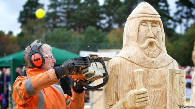 Wood work: Images from Carrbridge's chainsaw contest - BBC News