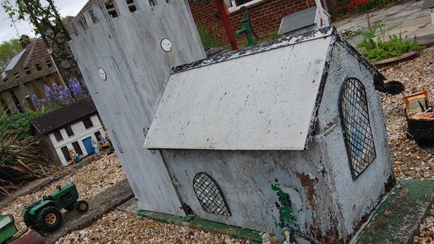 Wicken model village restoration begins - BBC News